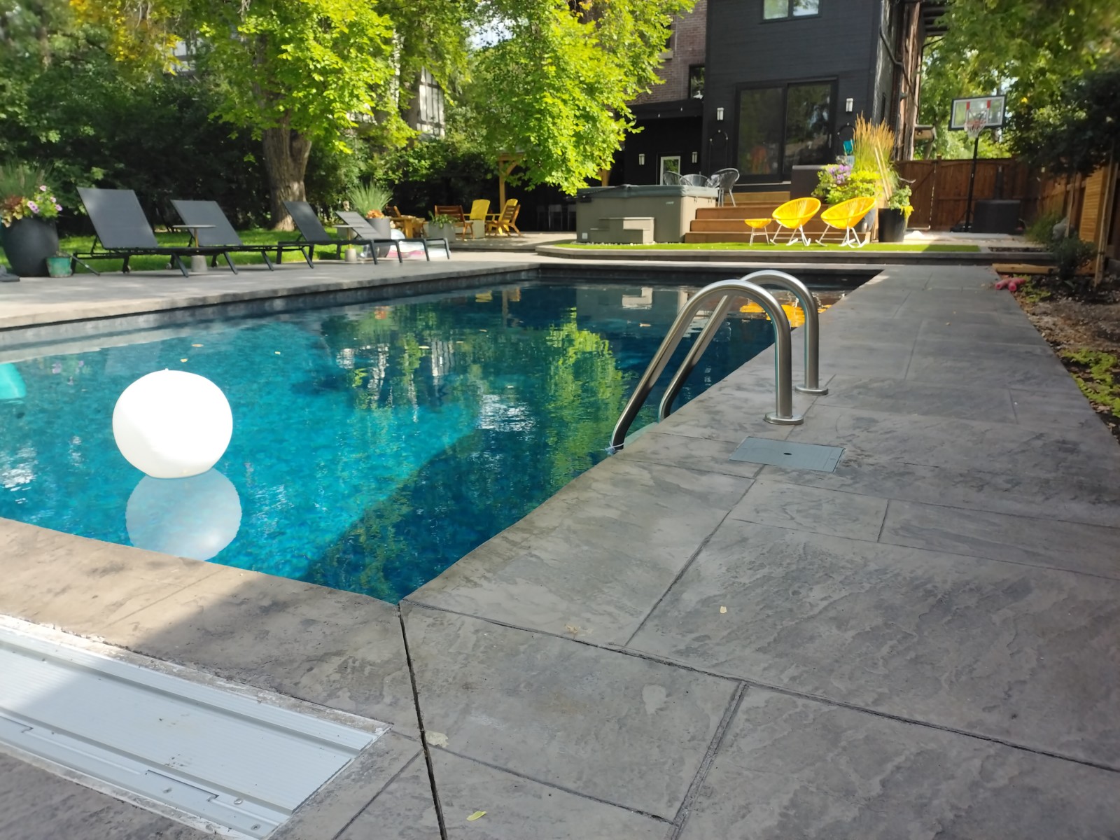 PORTFOLIO - RIVERSIDE POOLS LTD.